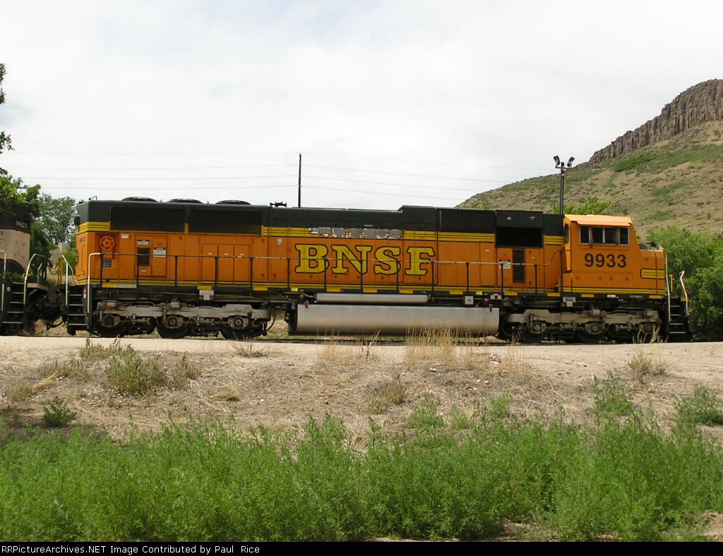 BNSF 9933